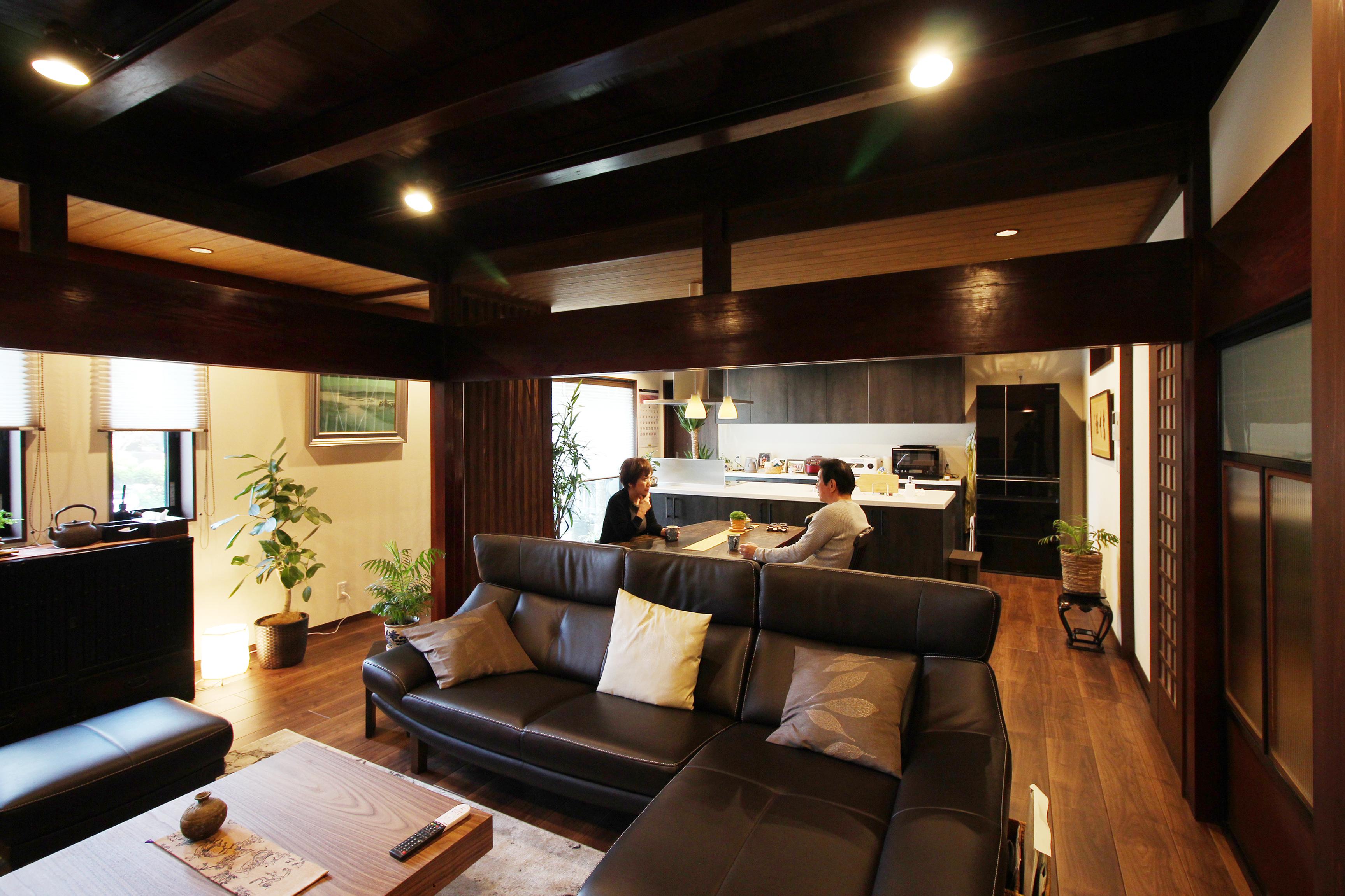 ＜2021年TDY総合リモデル賞＞「なんだかホッとするねぇ」ご夫婦のこれからをつなぐ新しい古き良き住まいへ。 | リモデルライブラリー | リフォーム | TOTO株式会社